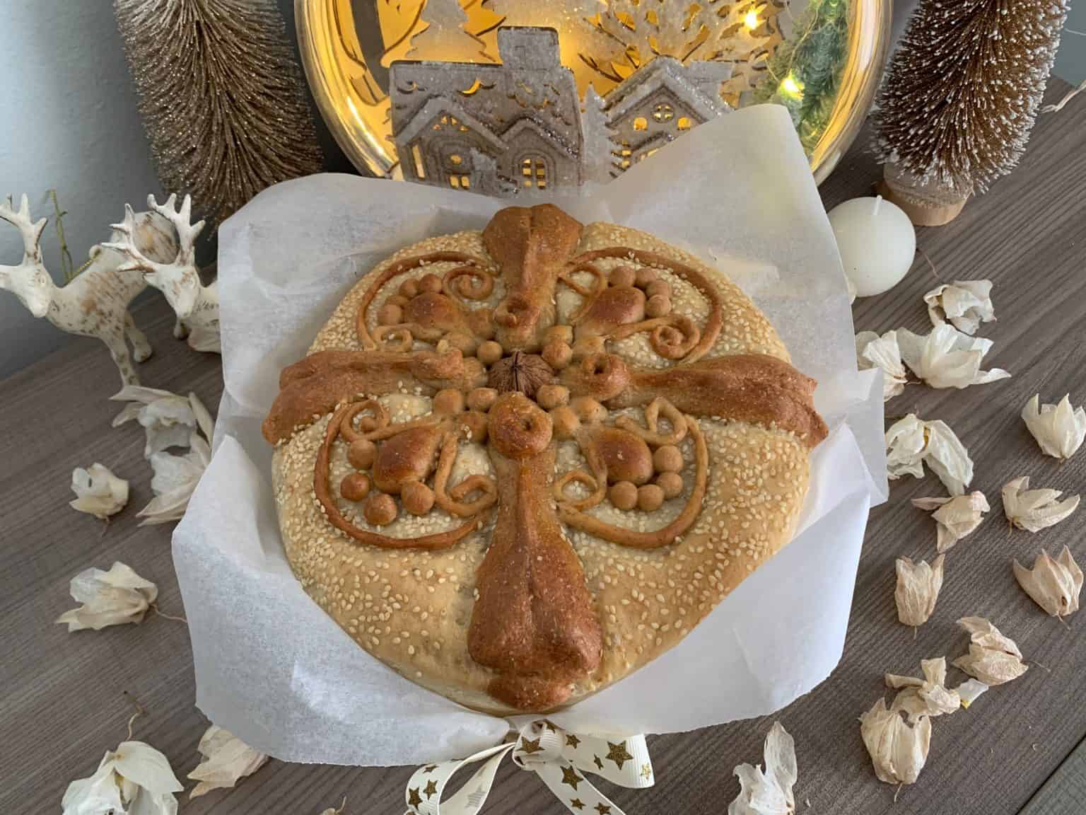 Christopsomo (Greek Christmas bread) - Vicki's Greek Recipes
